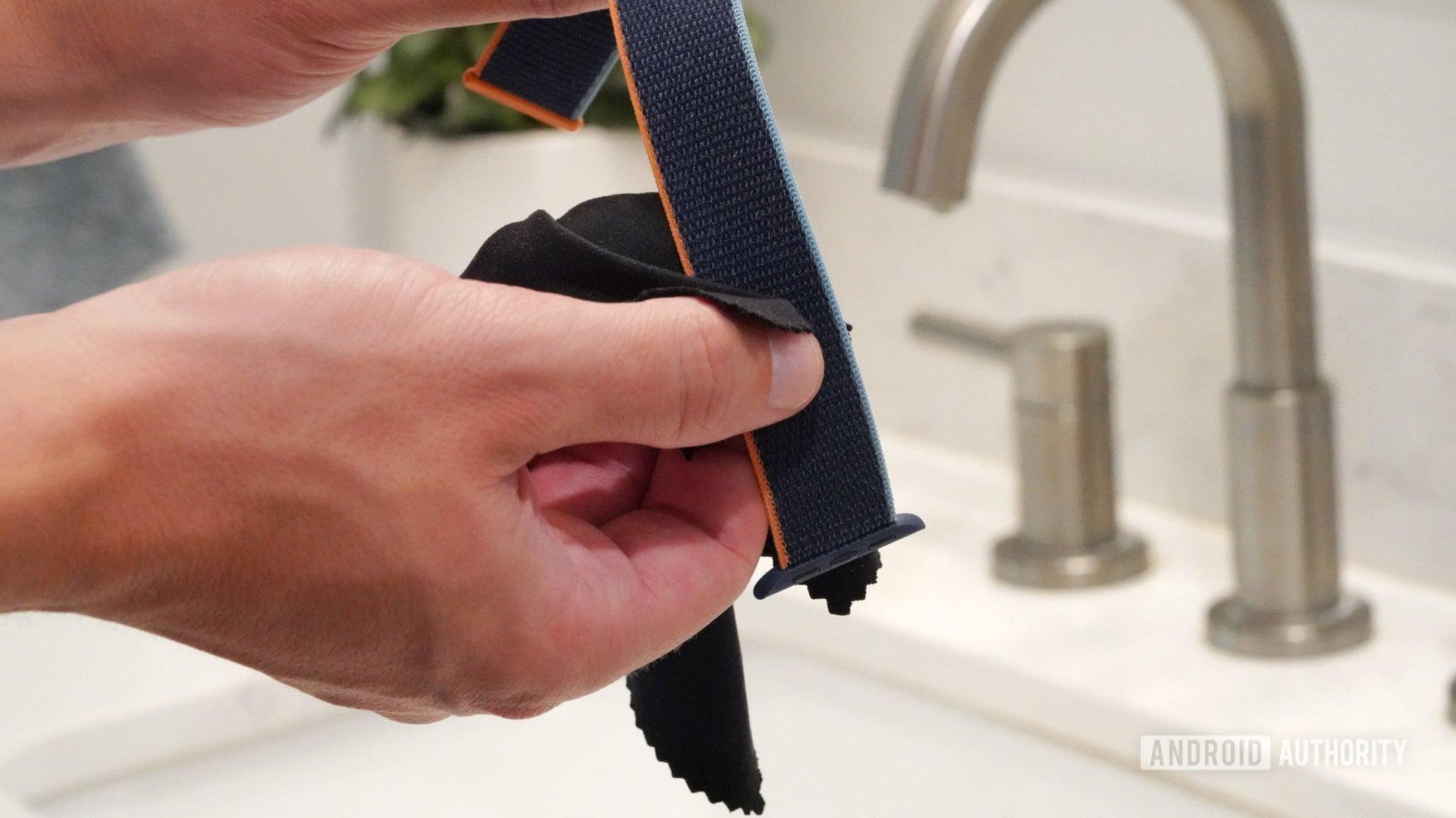 How To Clean Your Apple Watch Band - Luxe Strap